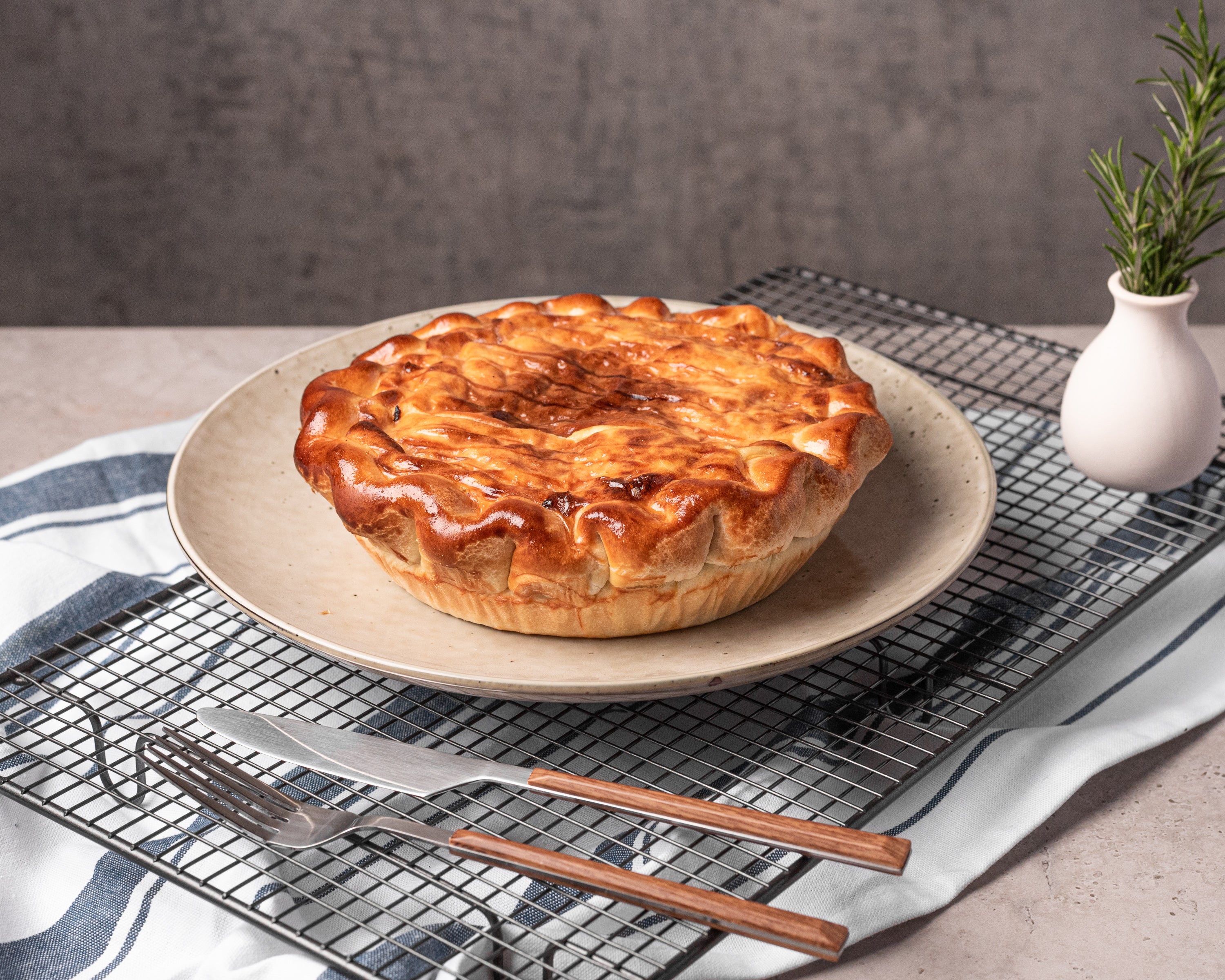 Beef & Gravy Pie (Family Size 1kg) – Wonder Pies